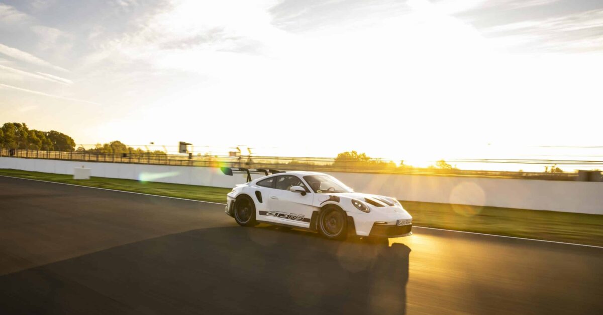 Porsche 911 992 GT3 RS in White (11) | Porsche Knowledge
