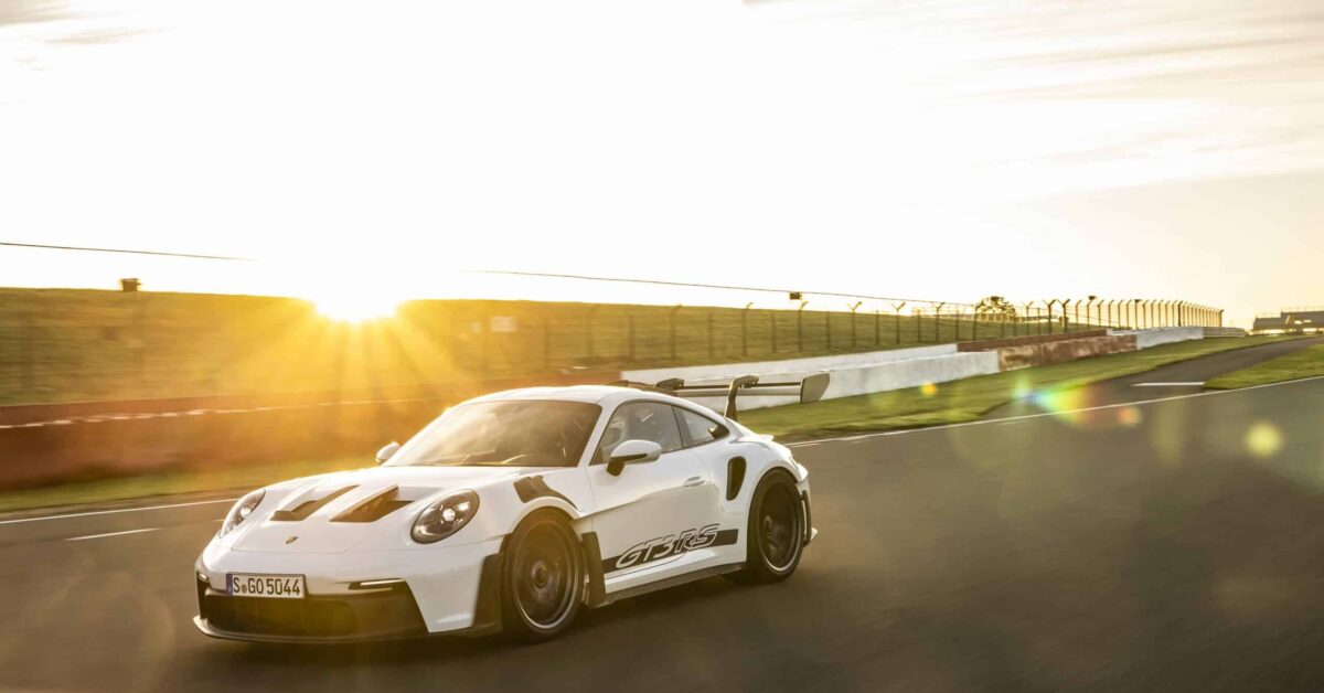 Porsche 911 992 GT3 RS in White (12) | Porsche Knowledge