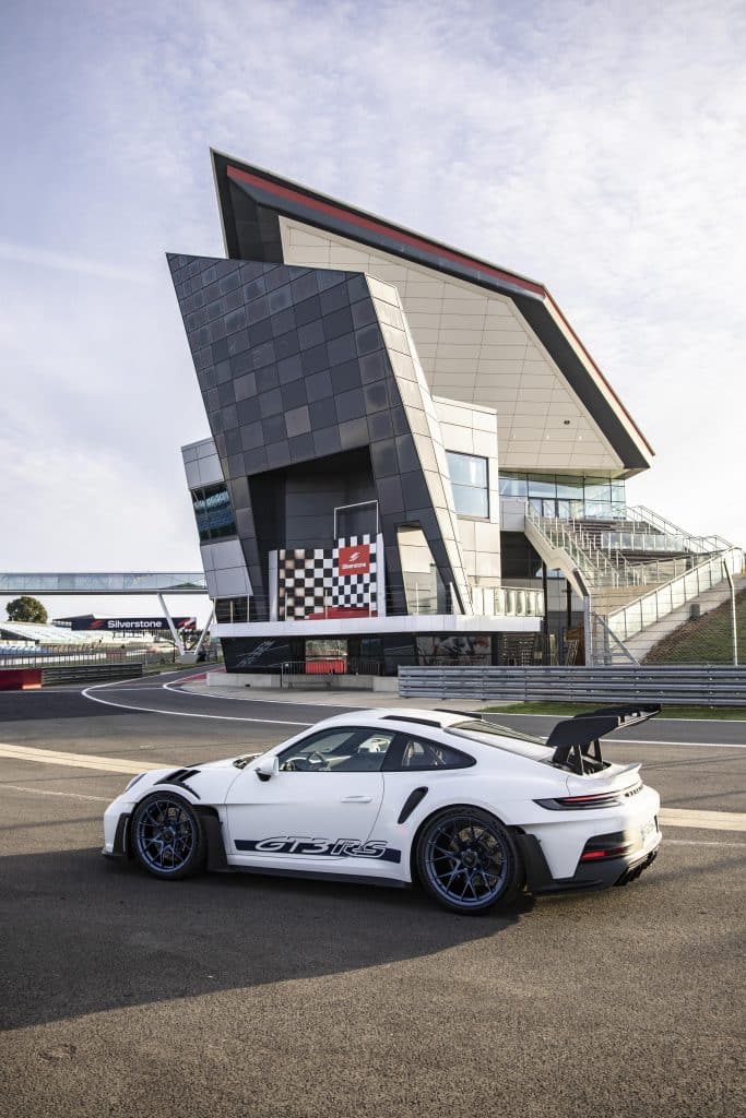 Porsche 911 992 GT3 RS in White (15) | Porsche Knowledge
