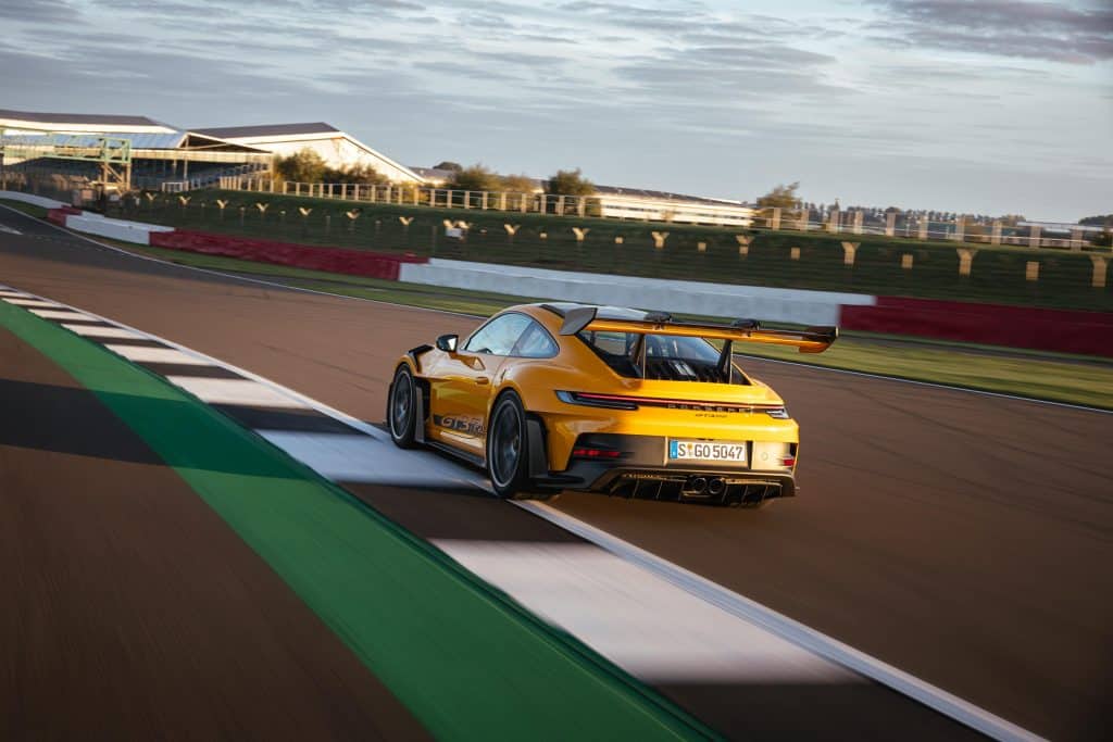 Porsche 911 992 GT3 RS in Yellow (13) | Porsche Knowledge