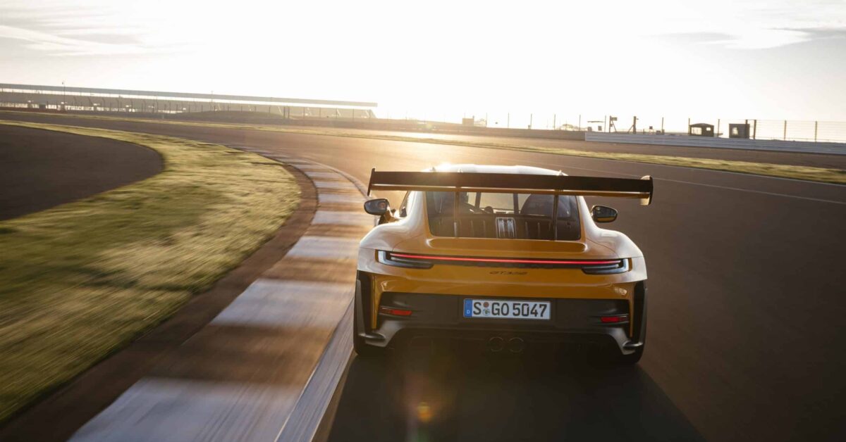 Porsche 911 992 GT3 RS in Yellow (14) | Porsche Knowledge