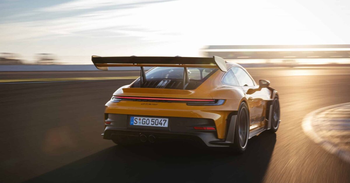 Porsche 911 992 GT3 RS in Yellow (15) | Porsche Knowledge