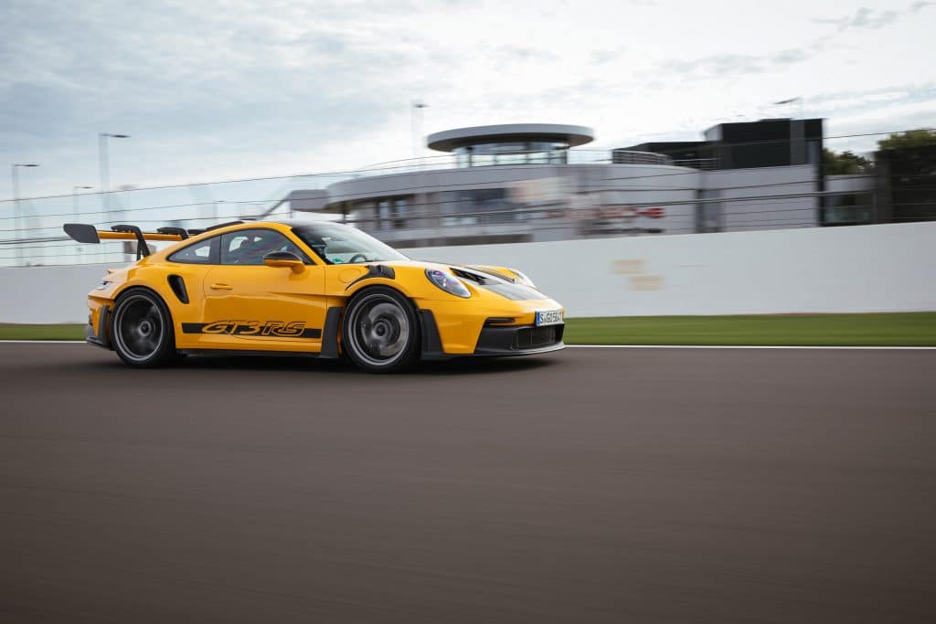 Porsche 911 992 GT3 RS in Yellow (19) | Porsche Knowledge