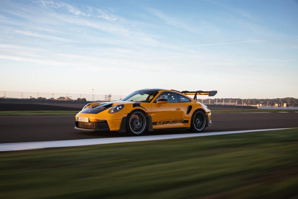 Porsche 911 992 GT3 RS in Yellow (2) | Porsche Knowledge