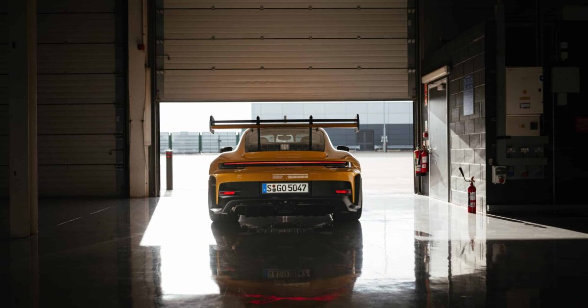 Porsche 911 992 GT3 RS in Yellow (34) | Porsche Knowledge