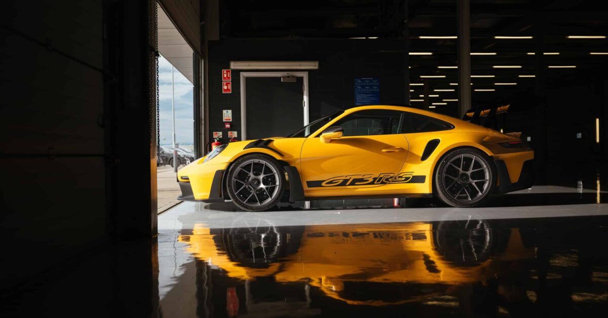 Porsche 911 992 GT3 RS in Yellow (35) | Porsche Knowledge