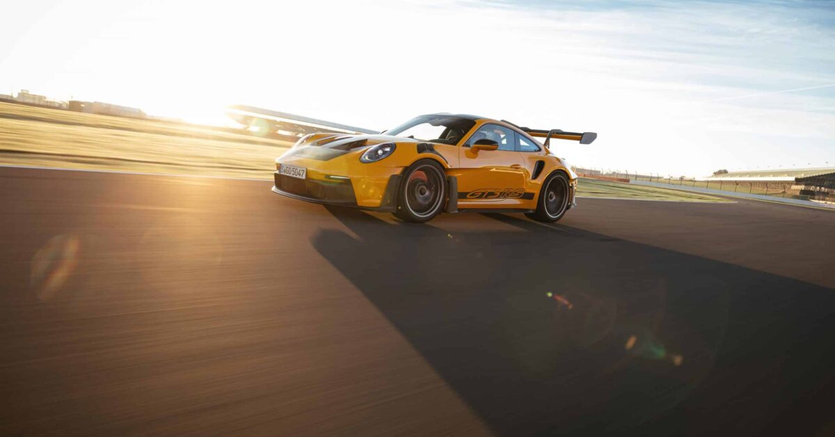 Porsche 911 992 GT3 RS in Yellow (8) | Porsche Knowledge